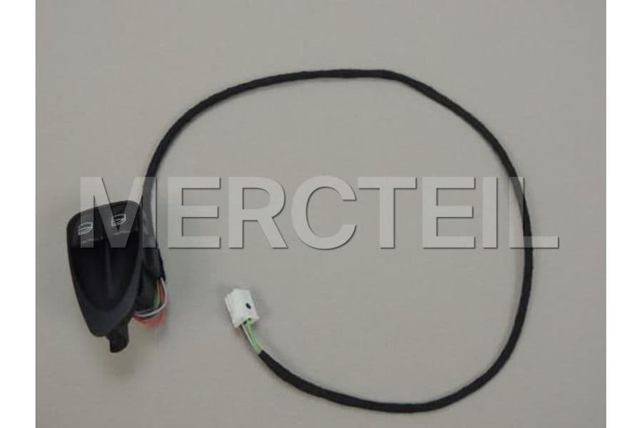 Buy the spare part Mercedes-Benz A23082113517167 switch