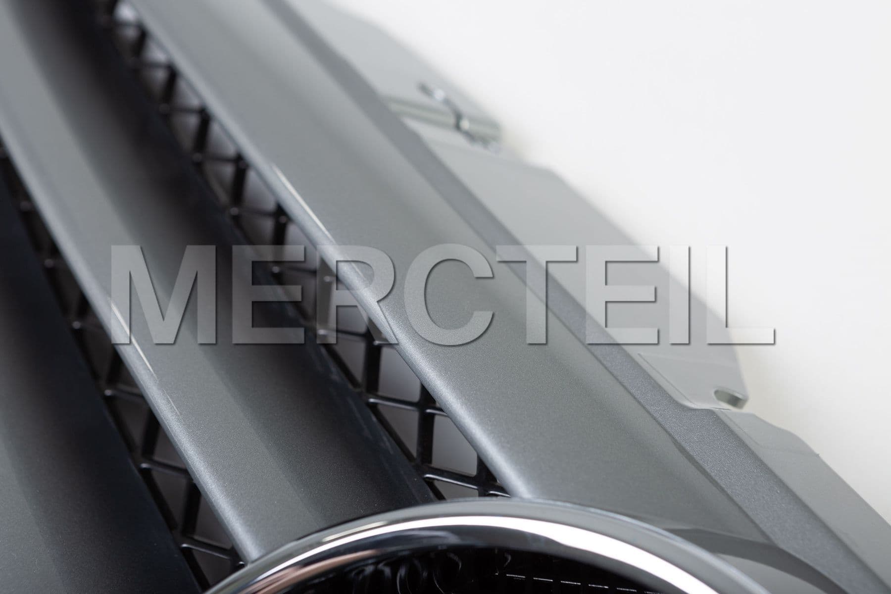 Buy the spare part Mercedes-Benz A2308800683 radiator grille shell