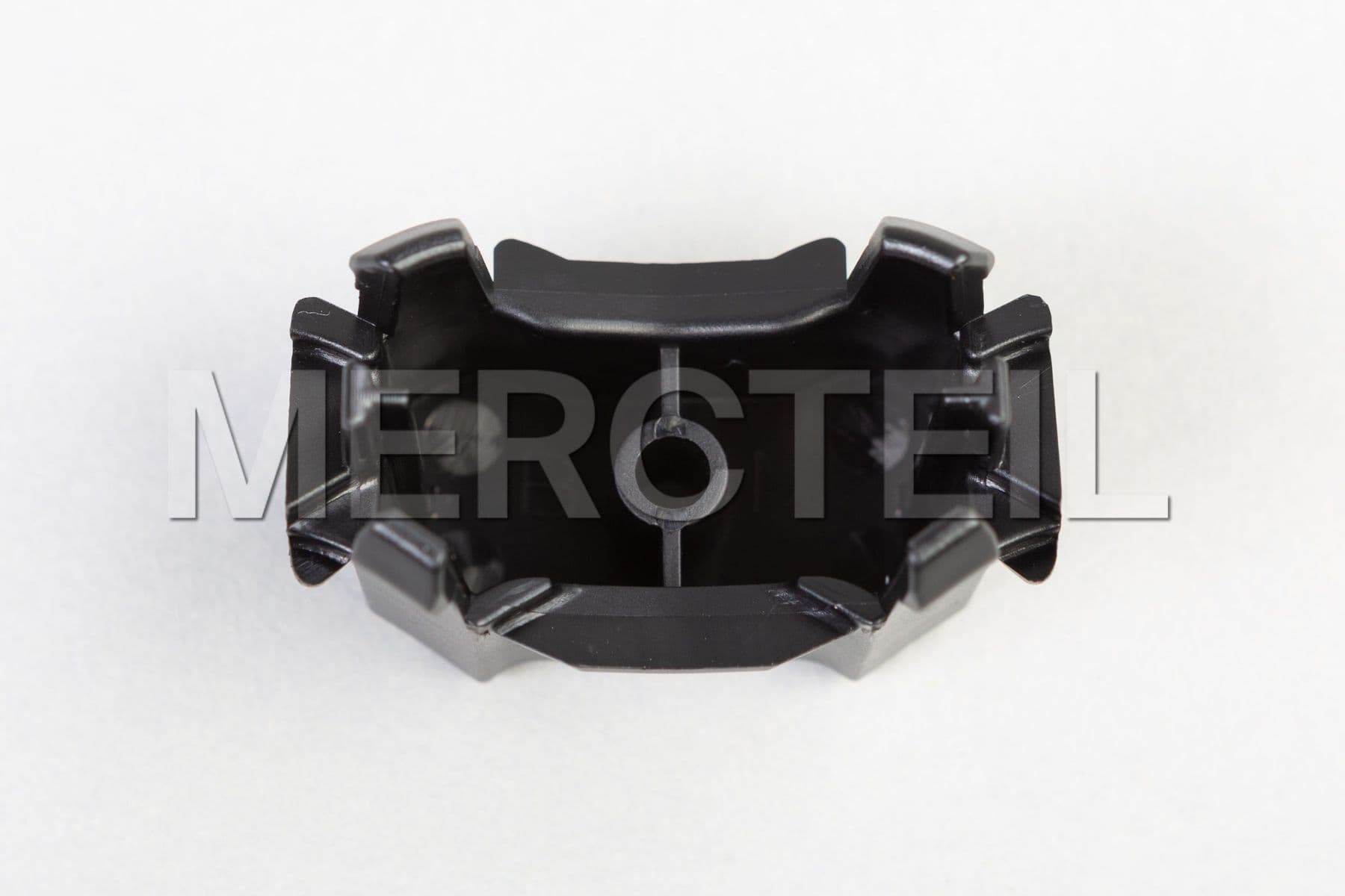 Buy the spare part Mercedes-Benz A2318851314 bracket