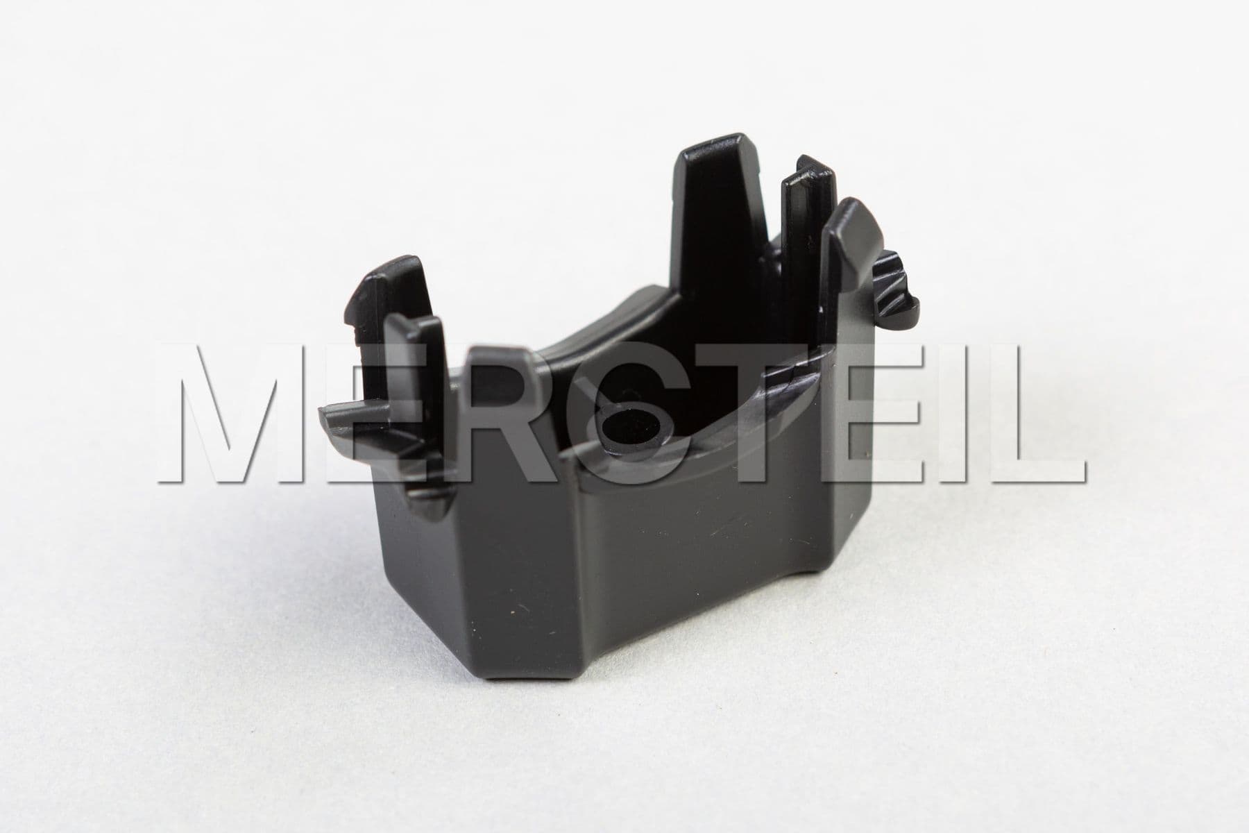 Buy the spare part Mercedes-Benz A2318851314 bracket