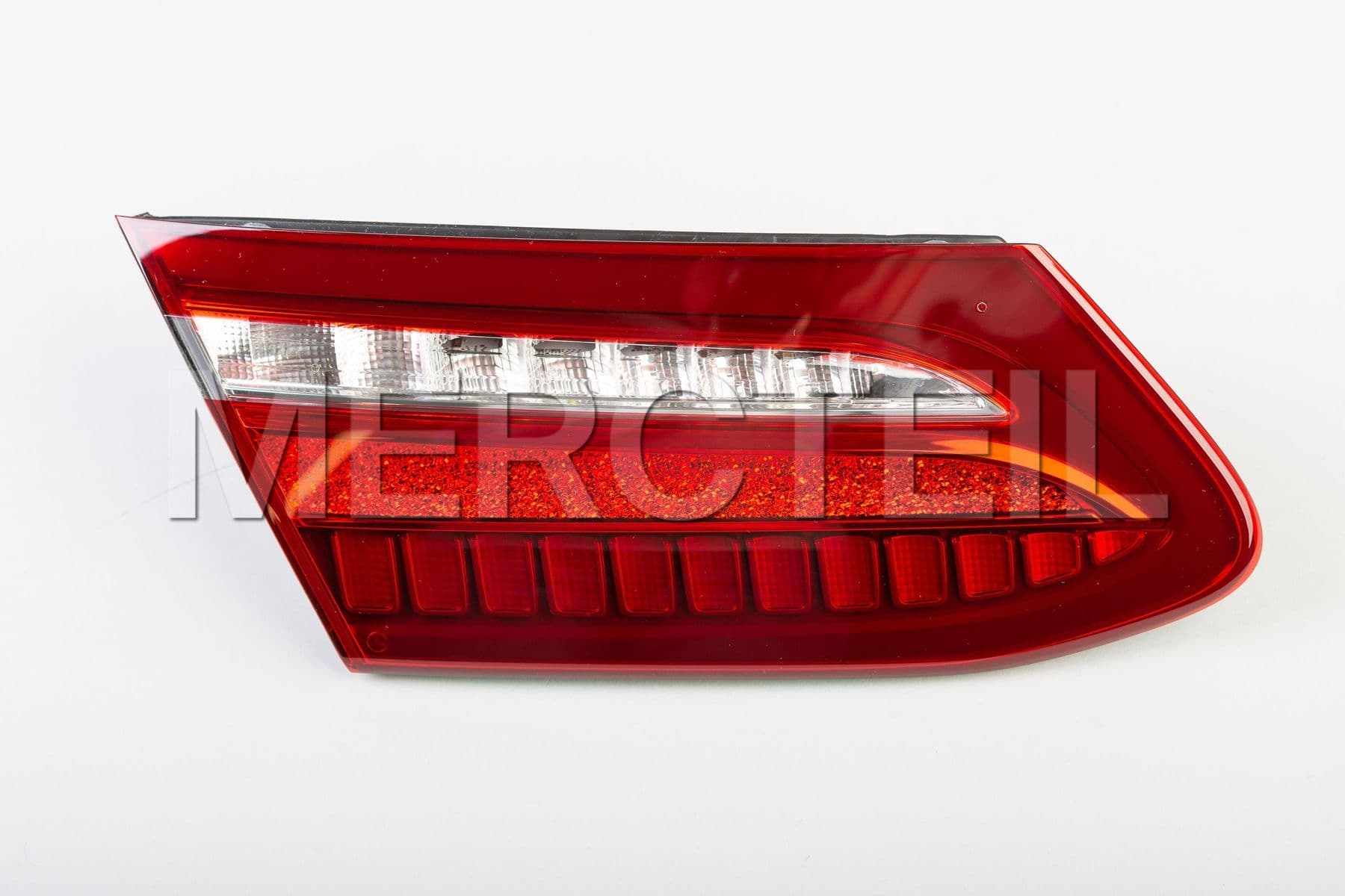 Buy the spare part Mercedes-Benz A2389067301 rear lamp combination