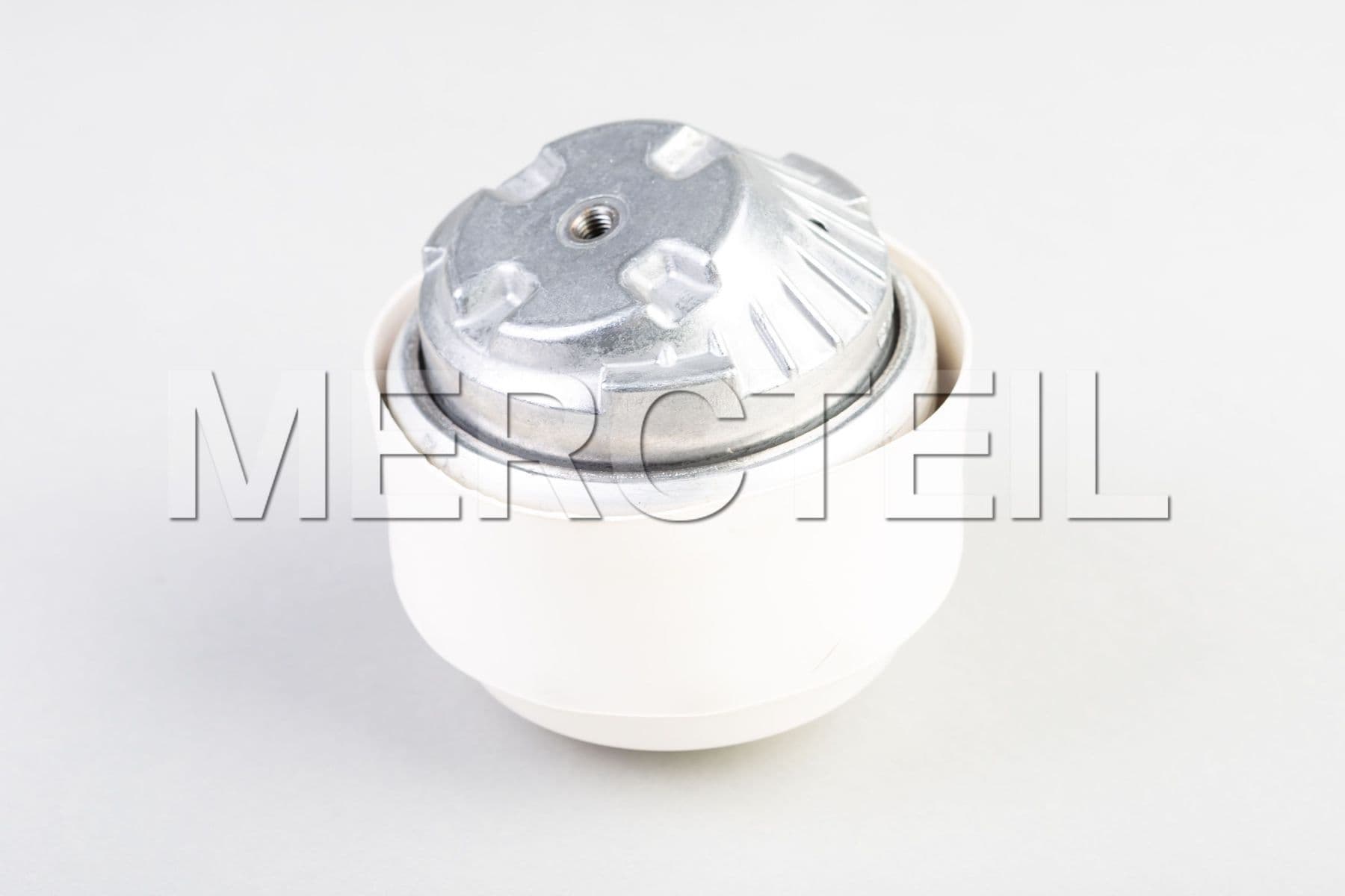 Buy the spare part Mercedes-Benz A2402400717 engine mounting