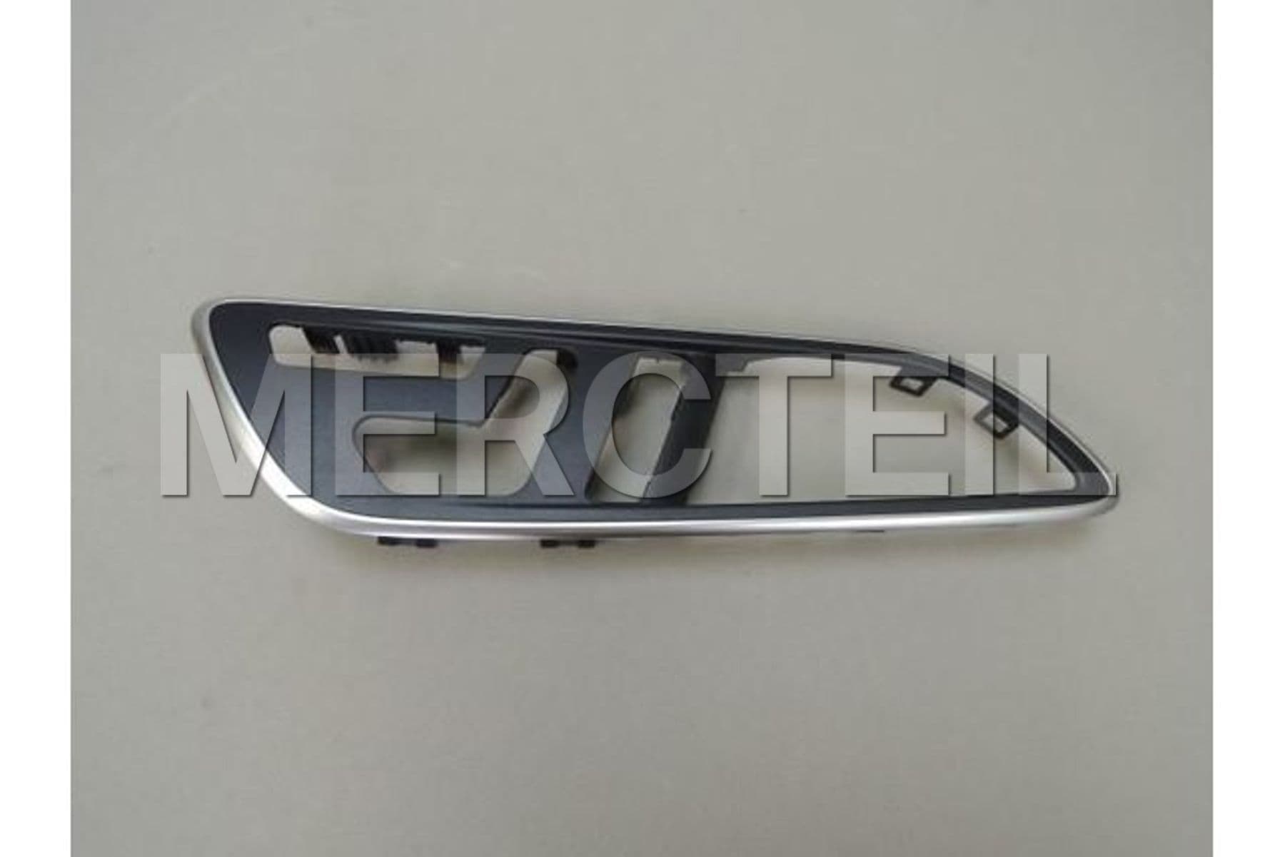 Buy the spare part Mercedes-Benz A2467200048 ornamental molding