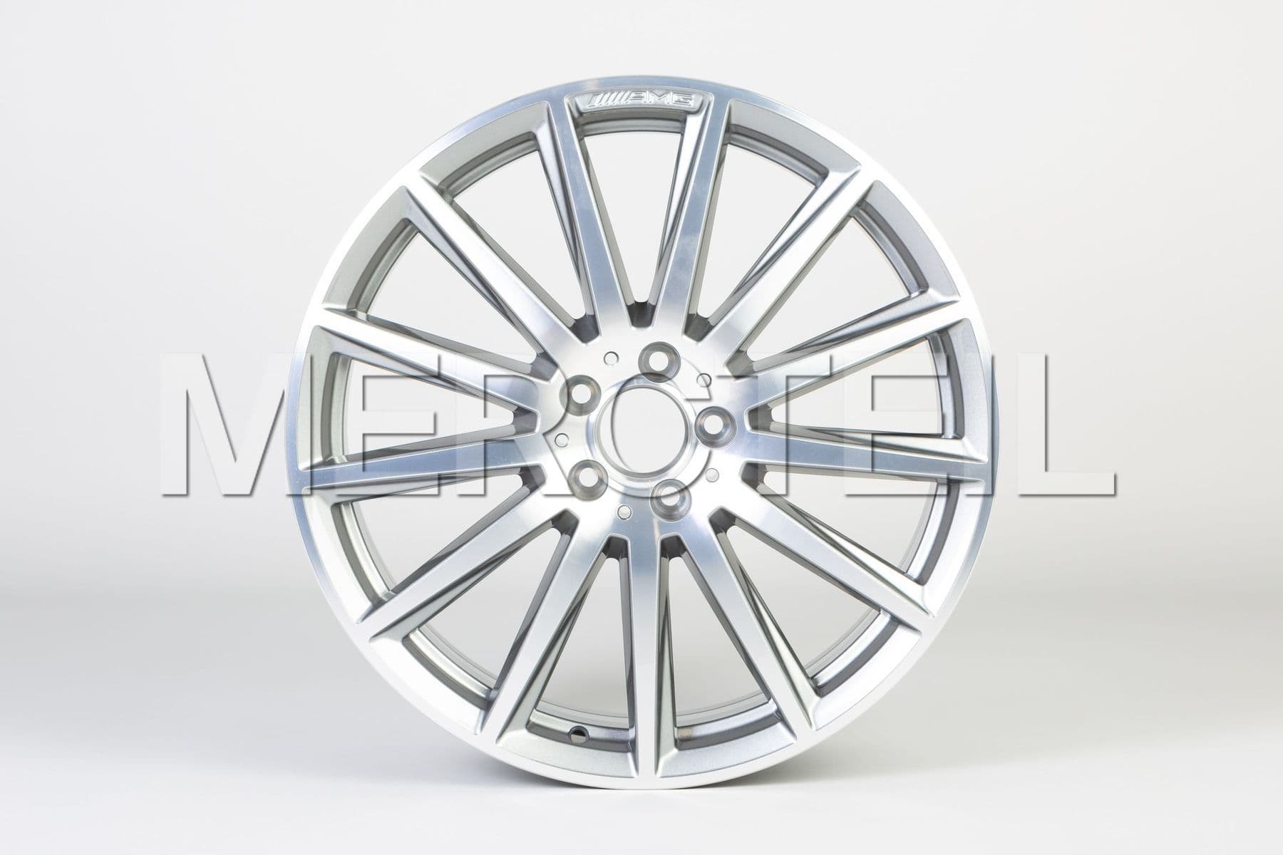 Buy the spare part Mercedes-Benz A24740116007X21 spoke wheel