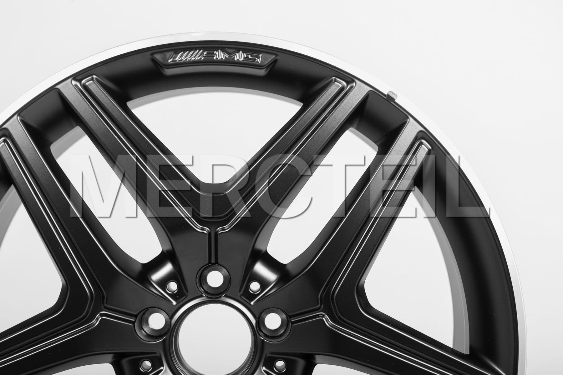 Buy the spare part Mercedes-Benz A24740120007X71 spoke wheel