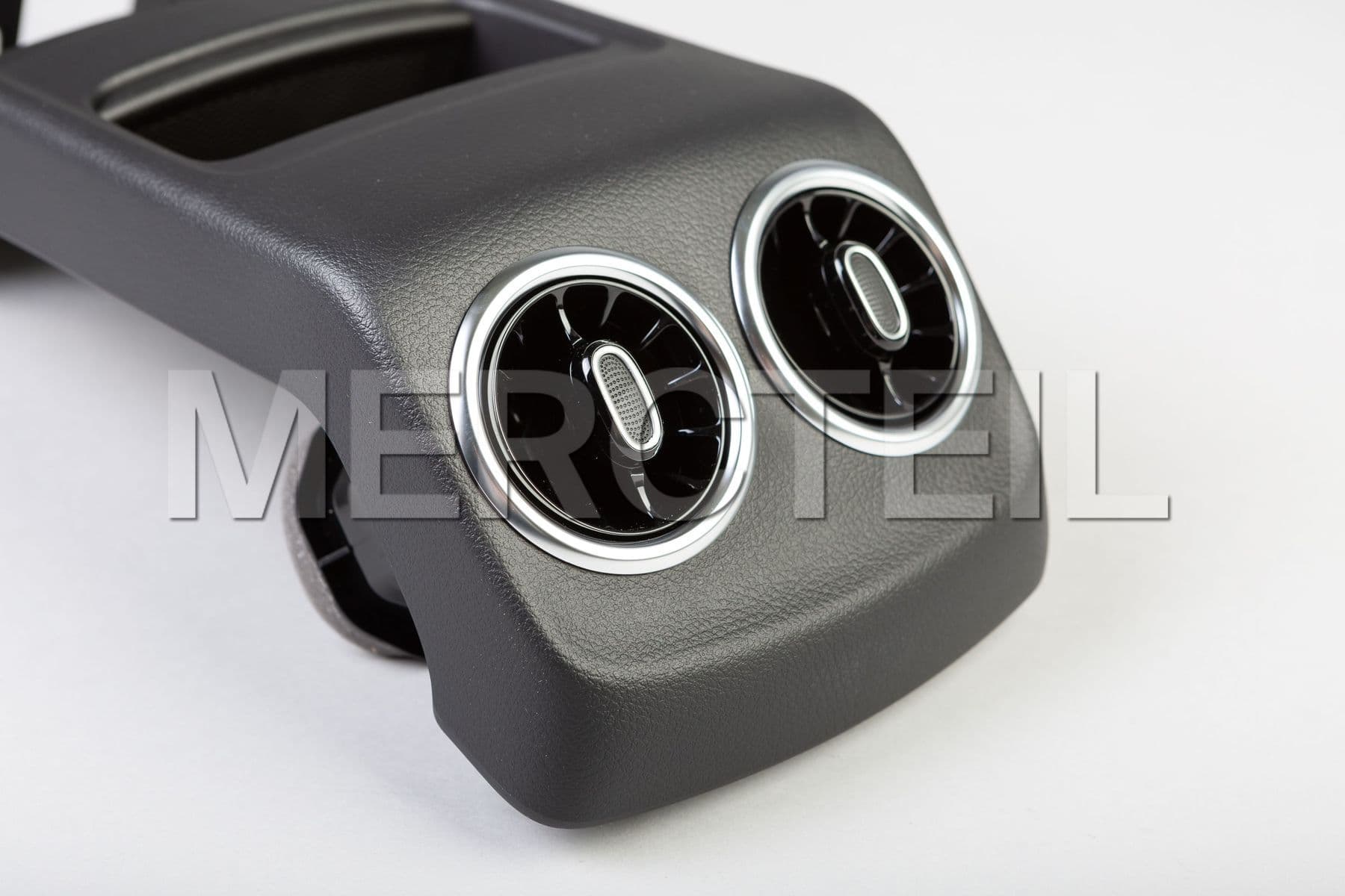 Buy the spare part Mercedes-Benz A24768030019051 covering panel