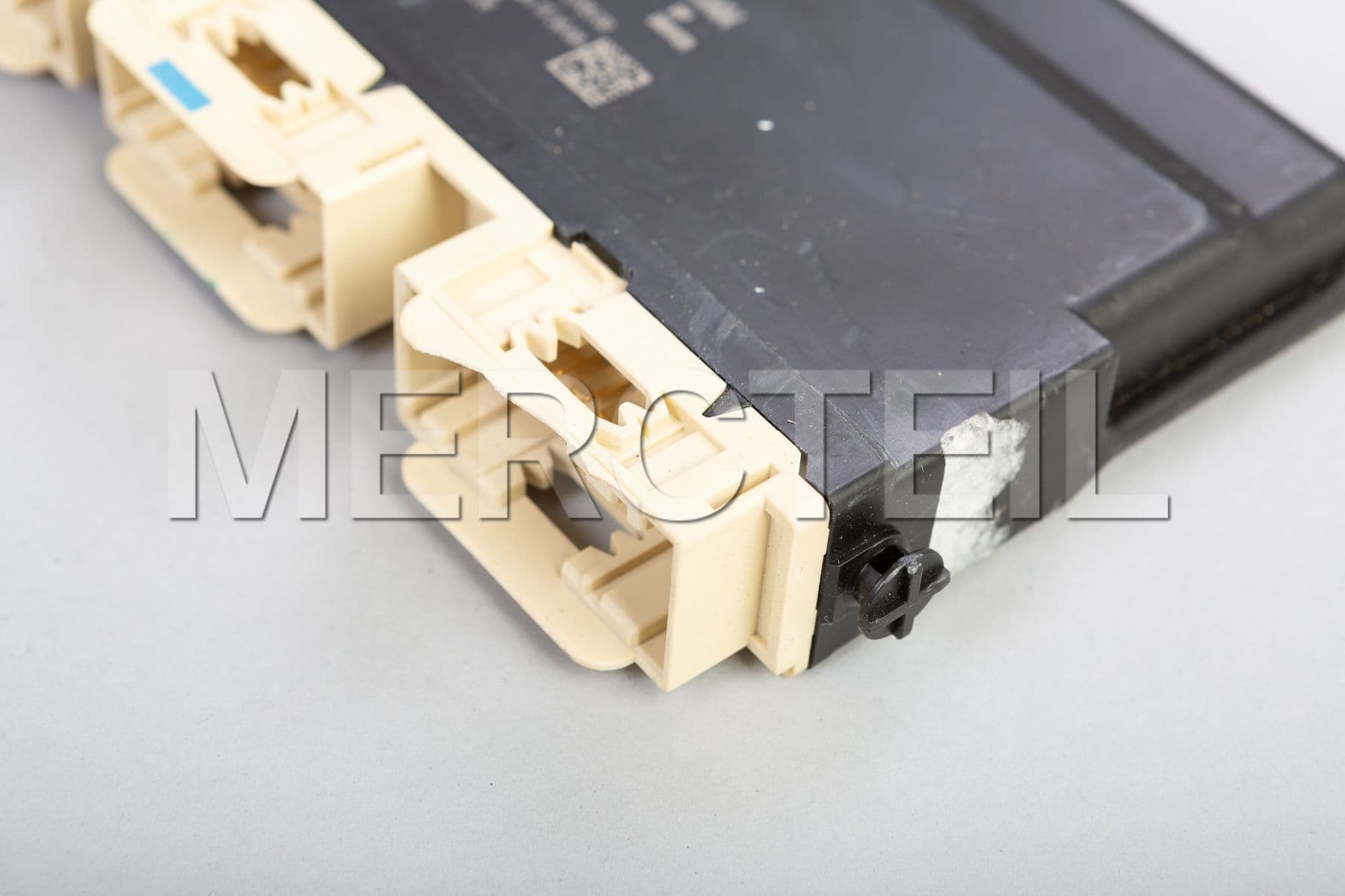 Buy the spare part Mercedes-Benz A2479006403 control unit