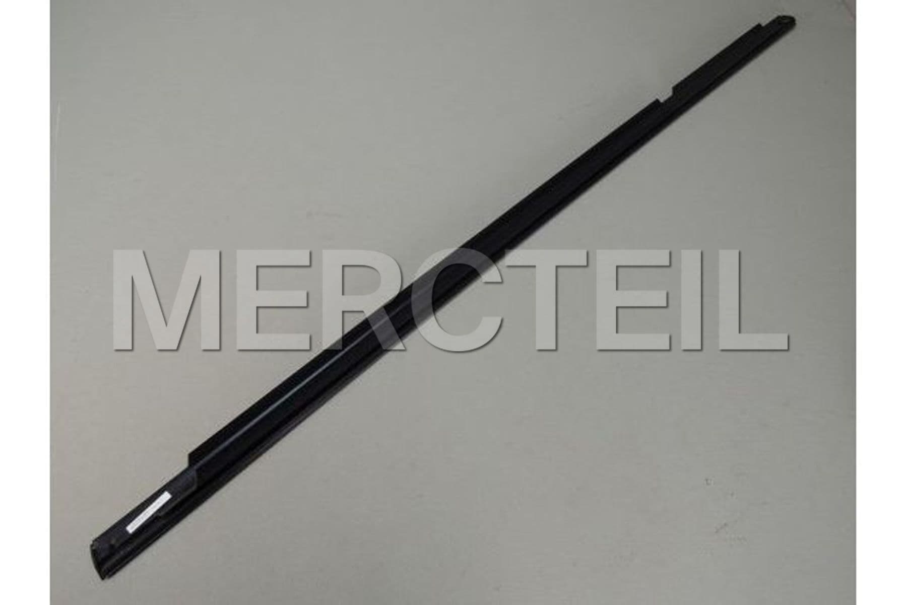 Buy the spare part Mercedes-Benz A2516907080 garnish moulding