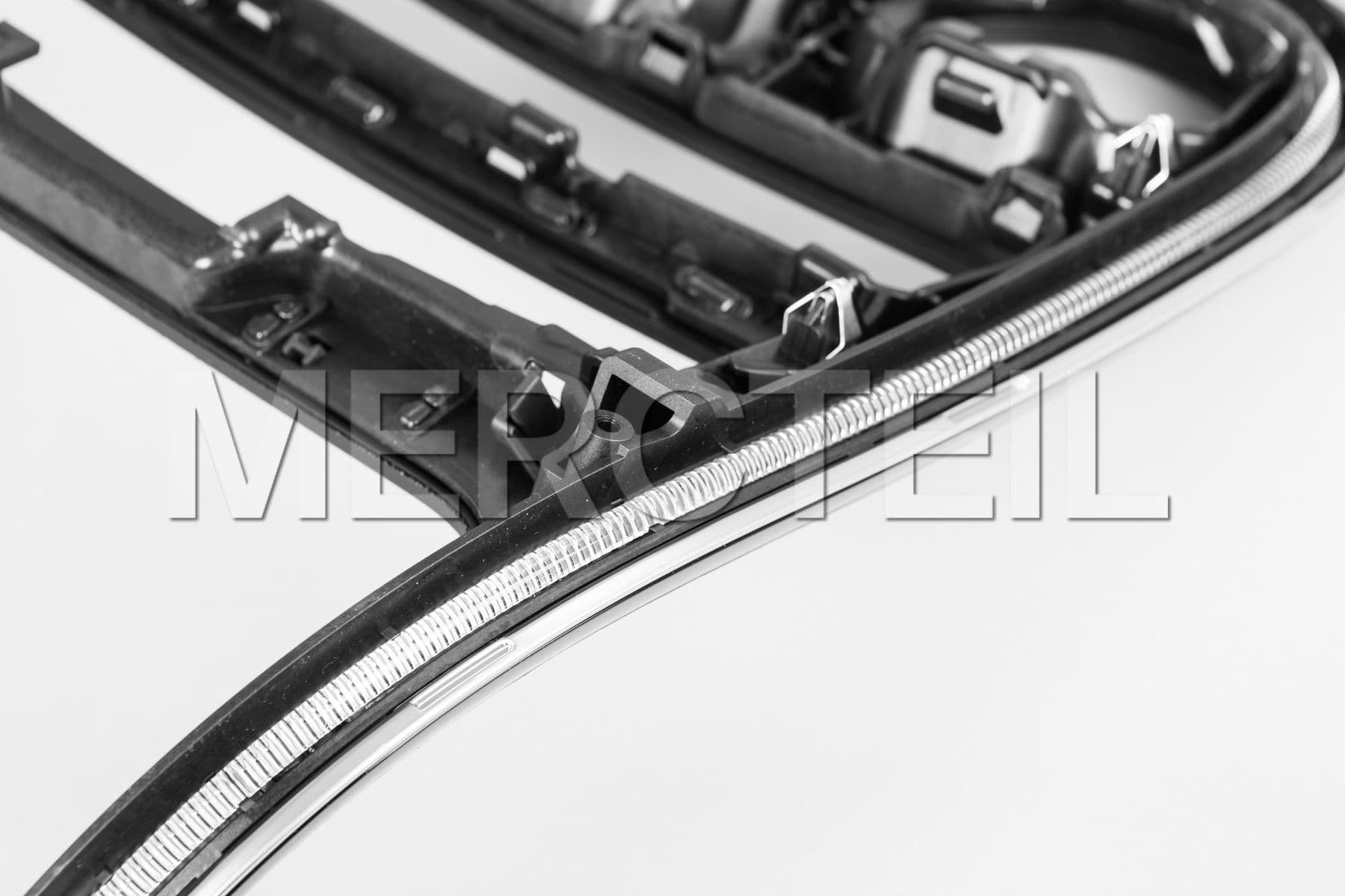 Buy the spare part Mercedes-Benz A2536802903 covering panel