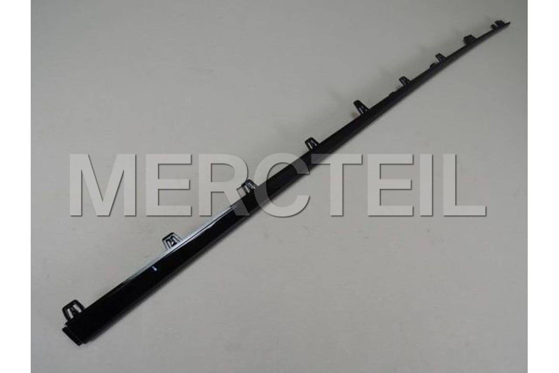 Buy the spare part Mercedes-Benz A2536986200 moulding
