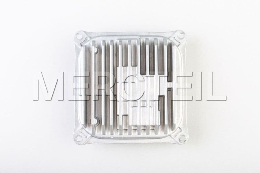 Buy the spare part Mercedes-Benz A2539051601 voltage converter