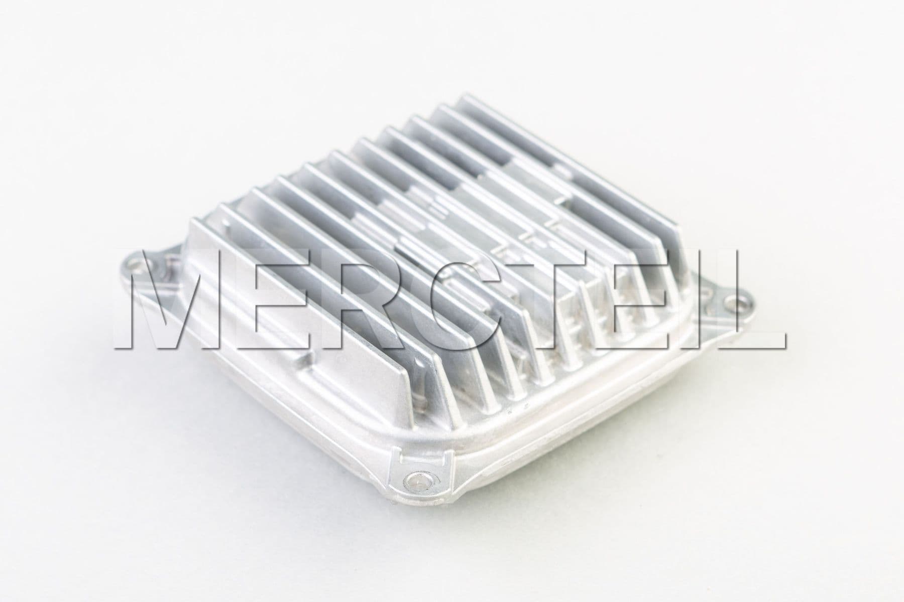 Buy the spare part Mercedes-Benz A2539051601 voltage converter