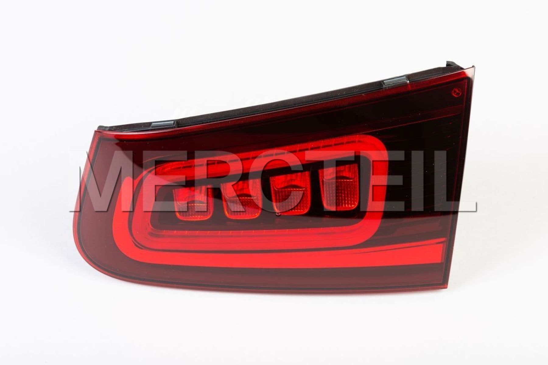 Buy the spare part Mercedes-Benz A2539062403 rear lamp combination