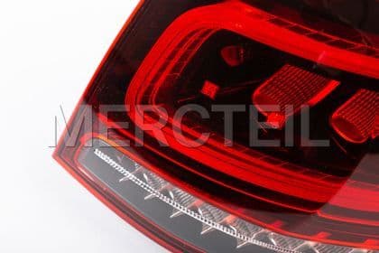 Buy the spare part Mercedes-Benz A2539062703 rear lamp combination