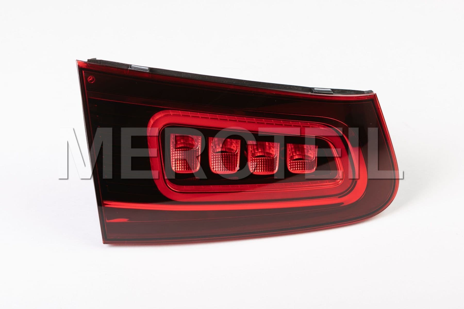 Buy the spare part Mercedes-Benz A2539062803 rear lamp combination