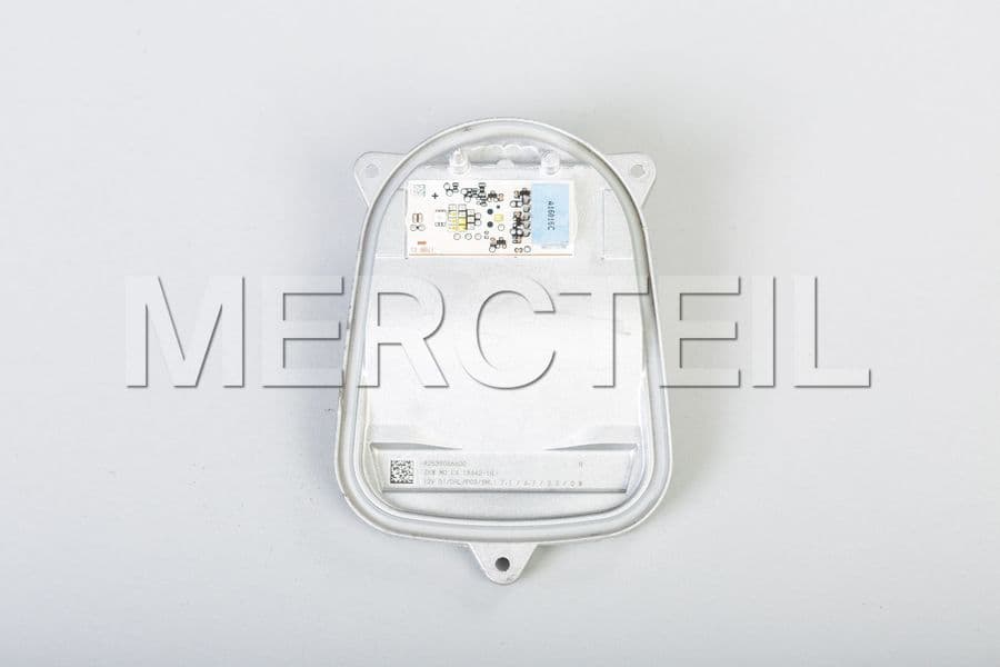 Buy the spare part Mercedes-Benz A2539066600 led module