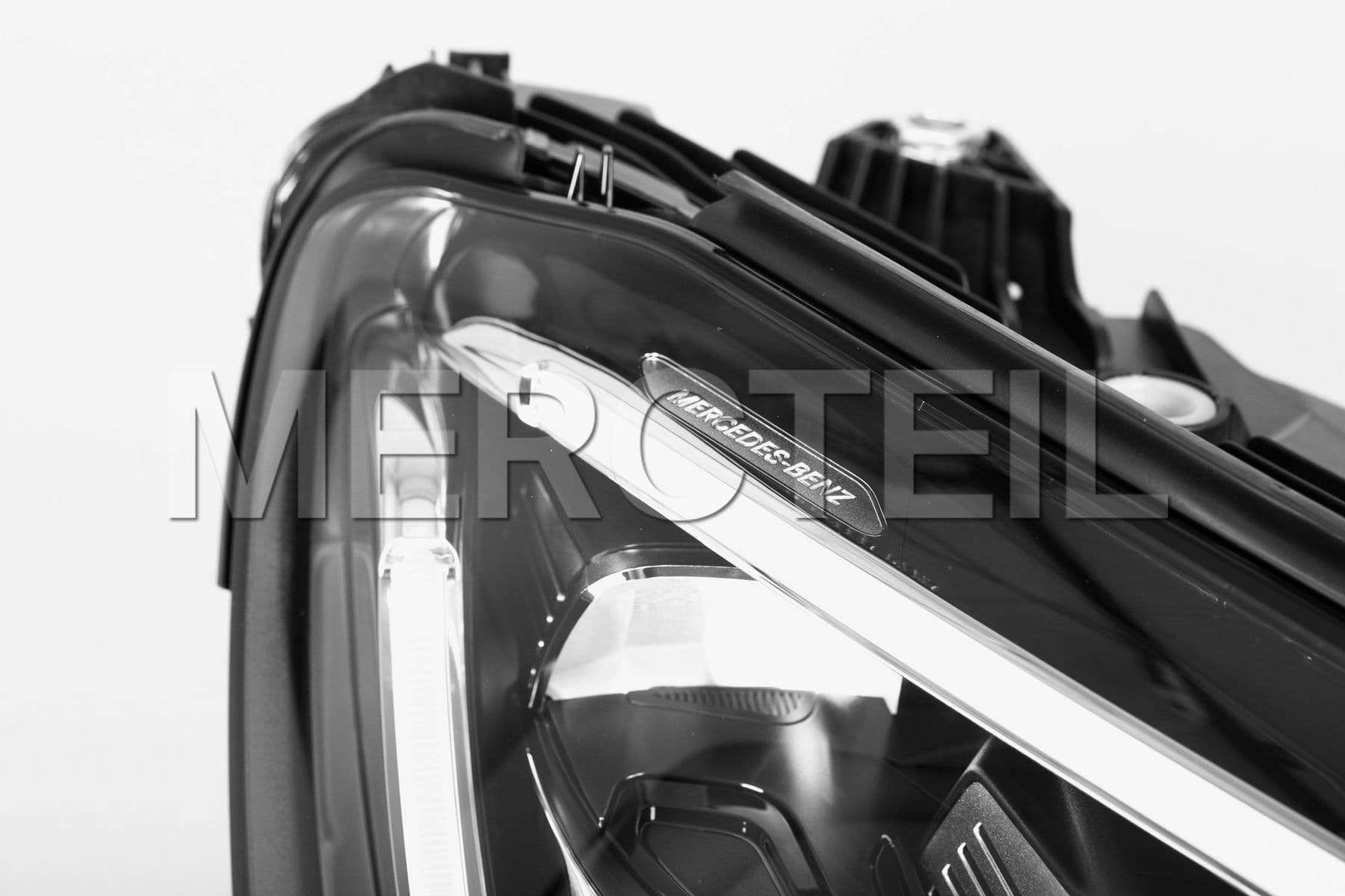 Buy the spare part Mercedes-Benz A2539068201 lamp unit