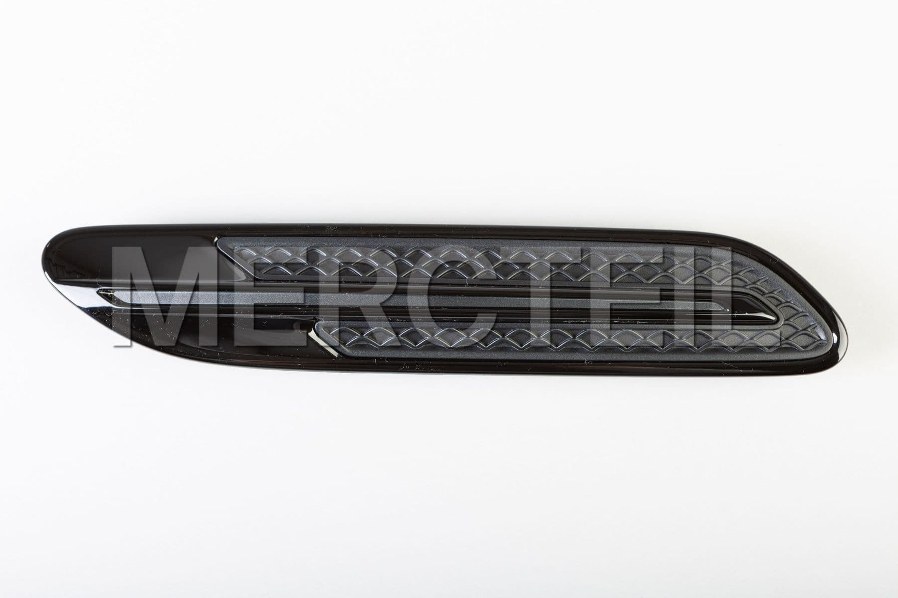 Buy the spare part Mercedes-Benz A2908803101 trim grille