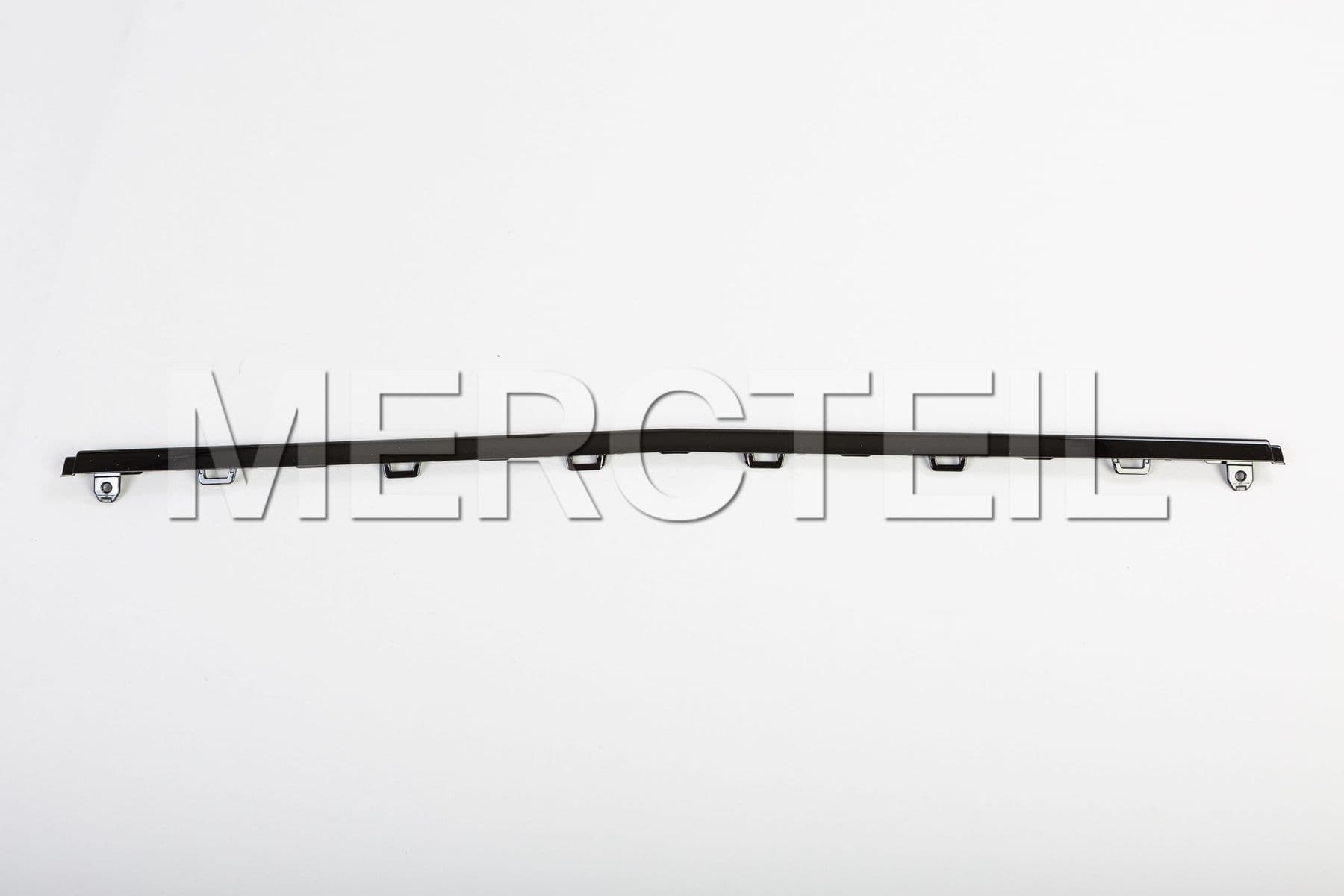 Buy the spare part Mercedes-Benz A2908858700 trim strip