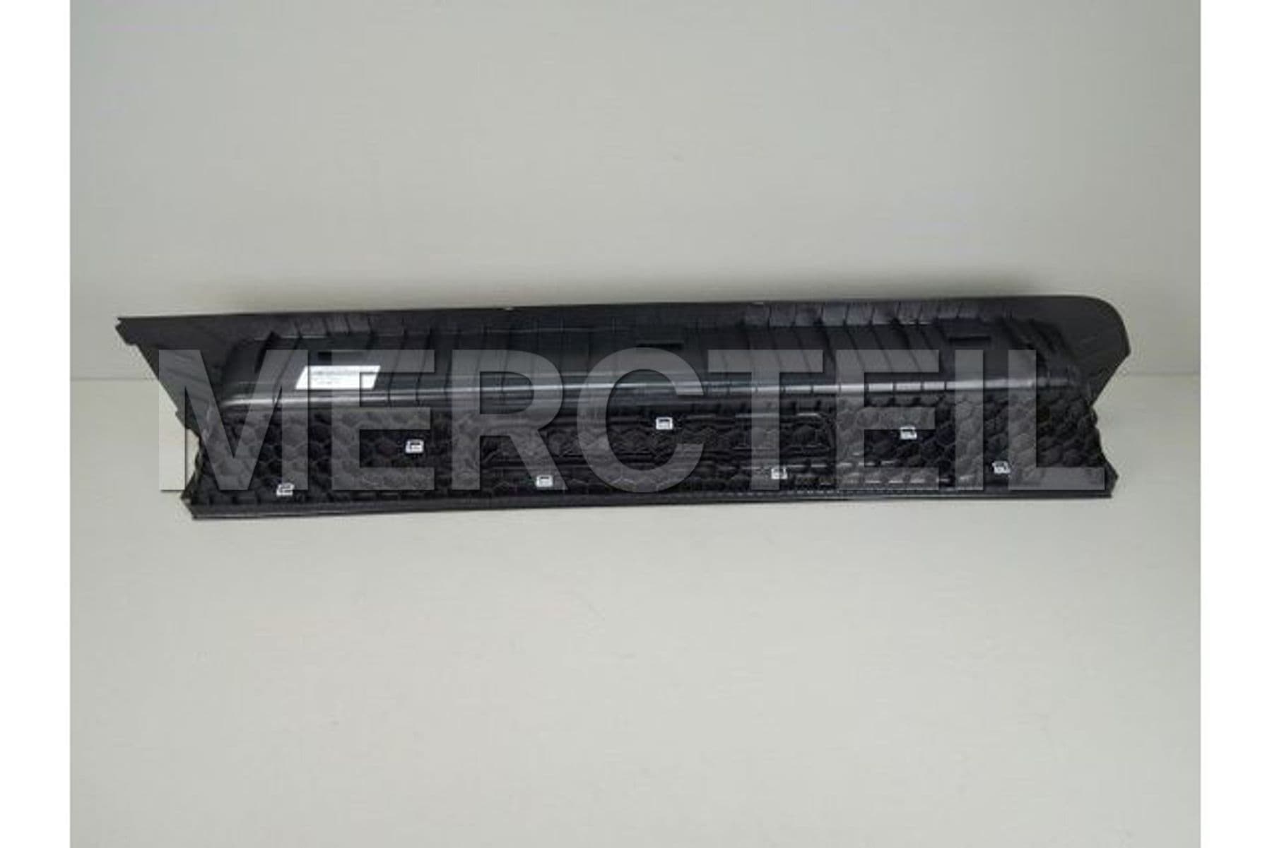 Buy the spare part Mercedes-Benz A44768022069051 trim panel entrance