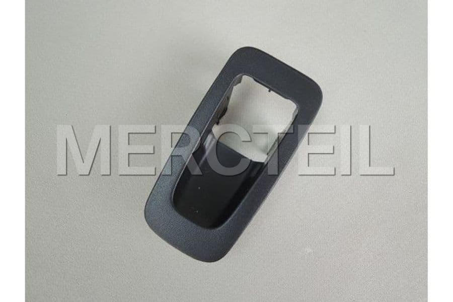 Buy the spare part Mercedes-Benz A44768919319051 fixture