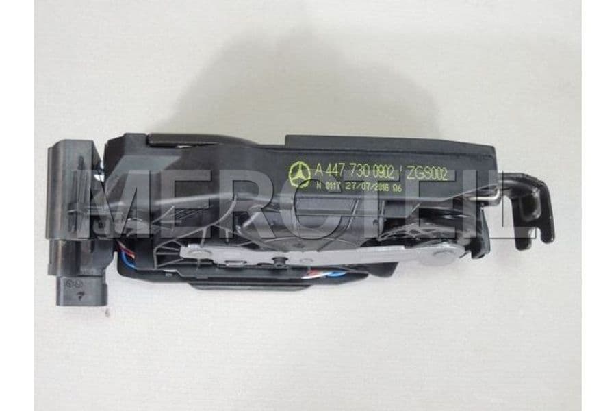 Buy the spare part Mercedes-Benz A4477300902 door lock