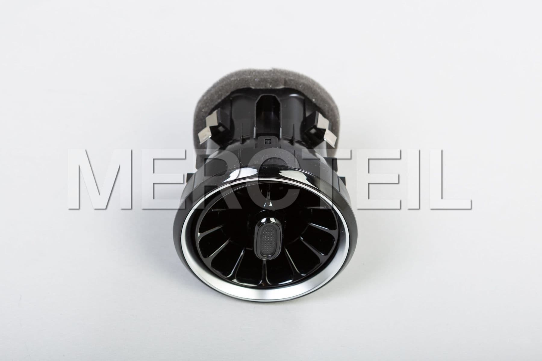 Buy the spare part Mercedes-Benz A44783085022A17 air vent