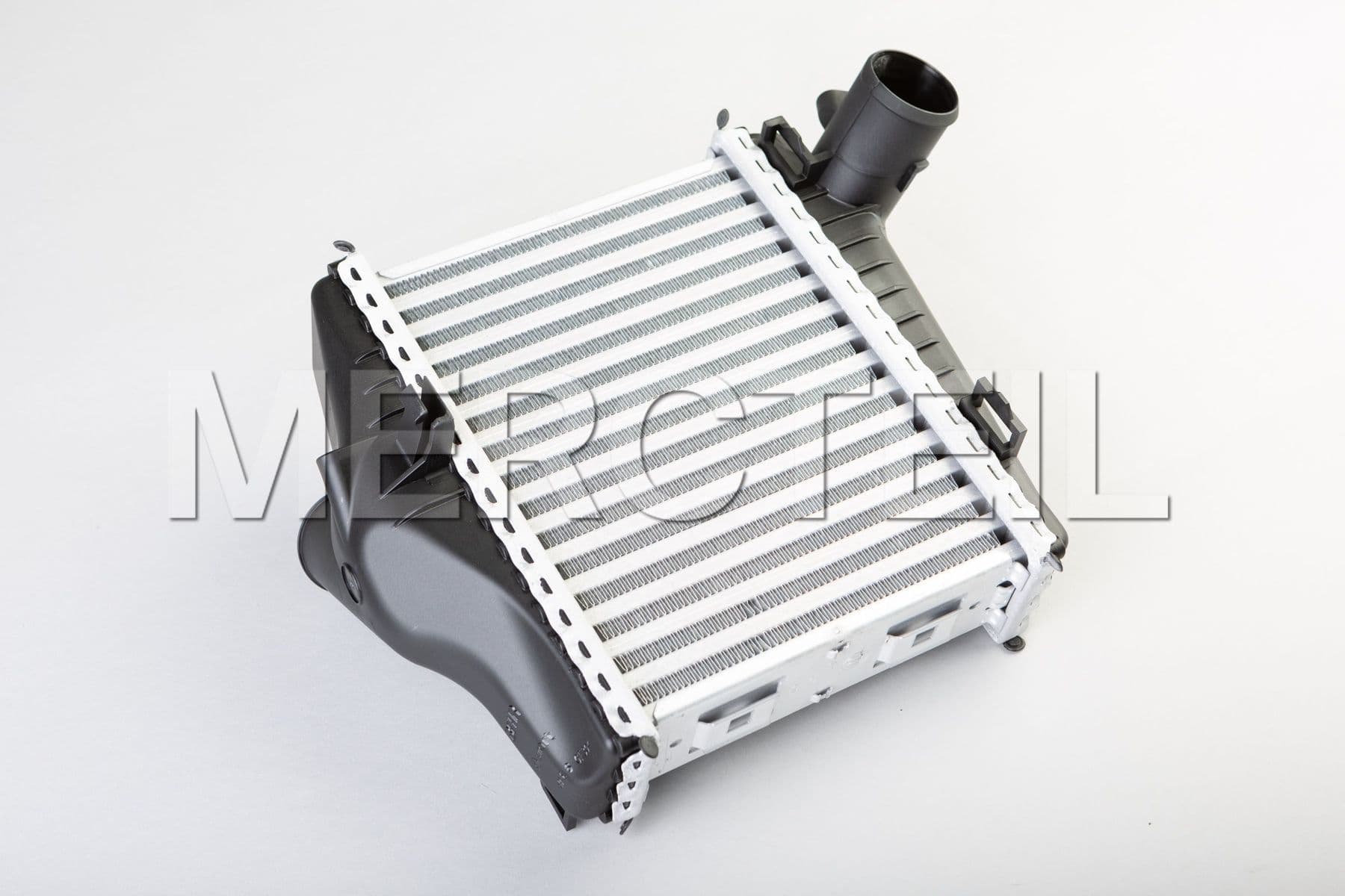 Buy the spare part Mercedes-Benz A4515010301 charge air cooler air
