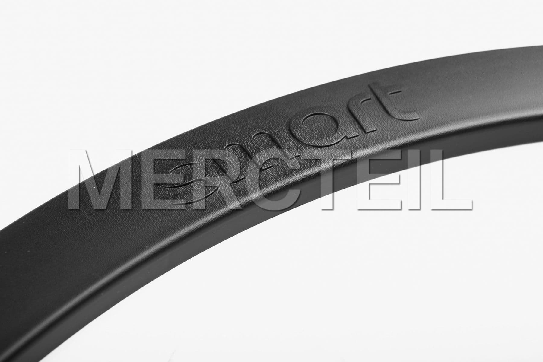 Buy the spare part Mercedes-Benz A4538840400 wheel house covering