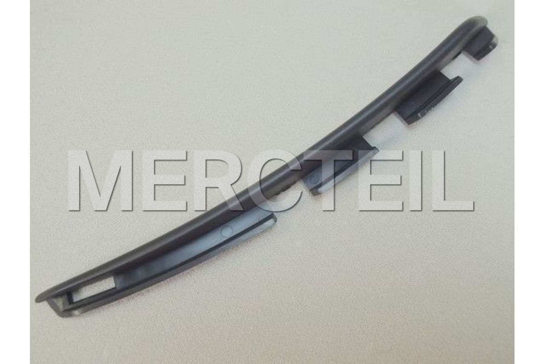 Buy the spare part Mercedes-Benz A4538900078 mud flap