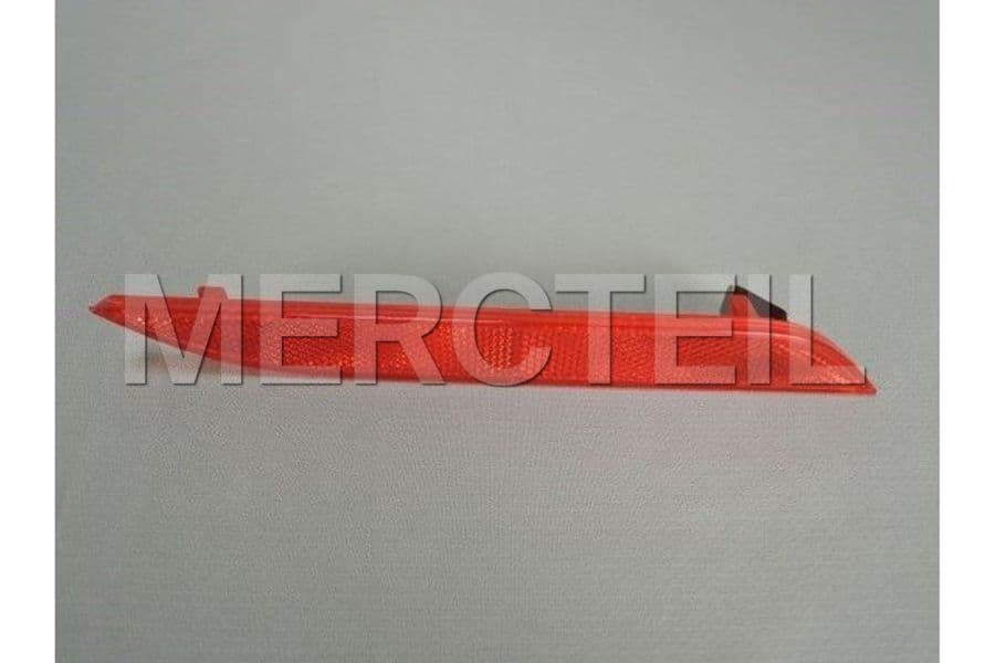 Buy the spare part Mercedes-Benz A4539062600 rear lamp combination