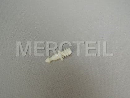 Buy the spare part Mercedes-Benz A4539910195 plug in mounting
