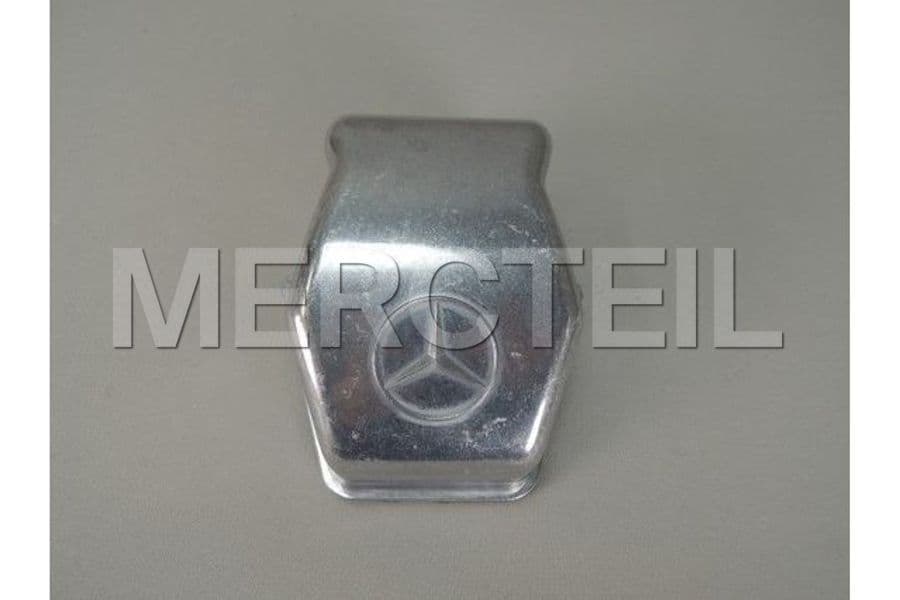 Buy the spare part Mercedes-Benz A4570100330 cylinder head cover
