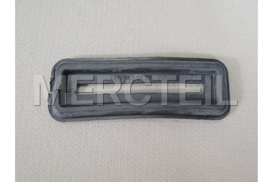 Buy the spare part Mercedes-Benz A460743017864 sealdoorvlrub