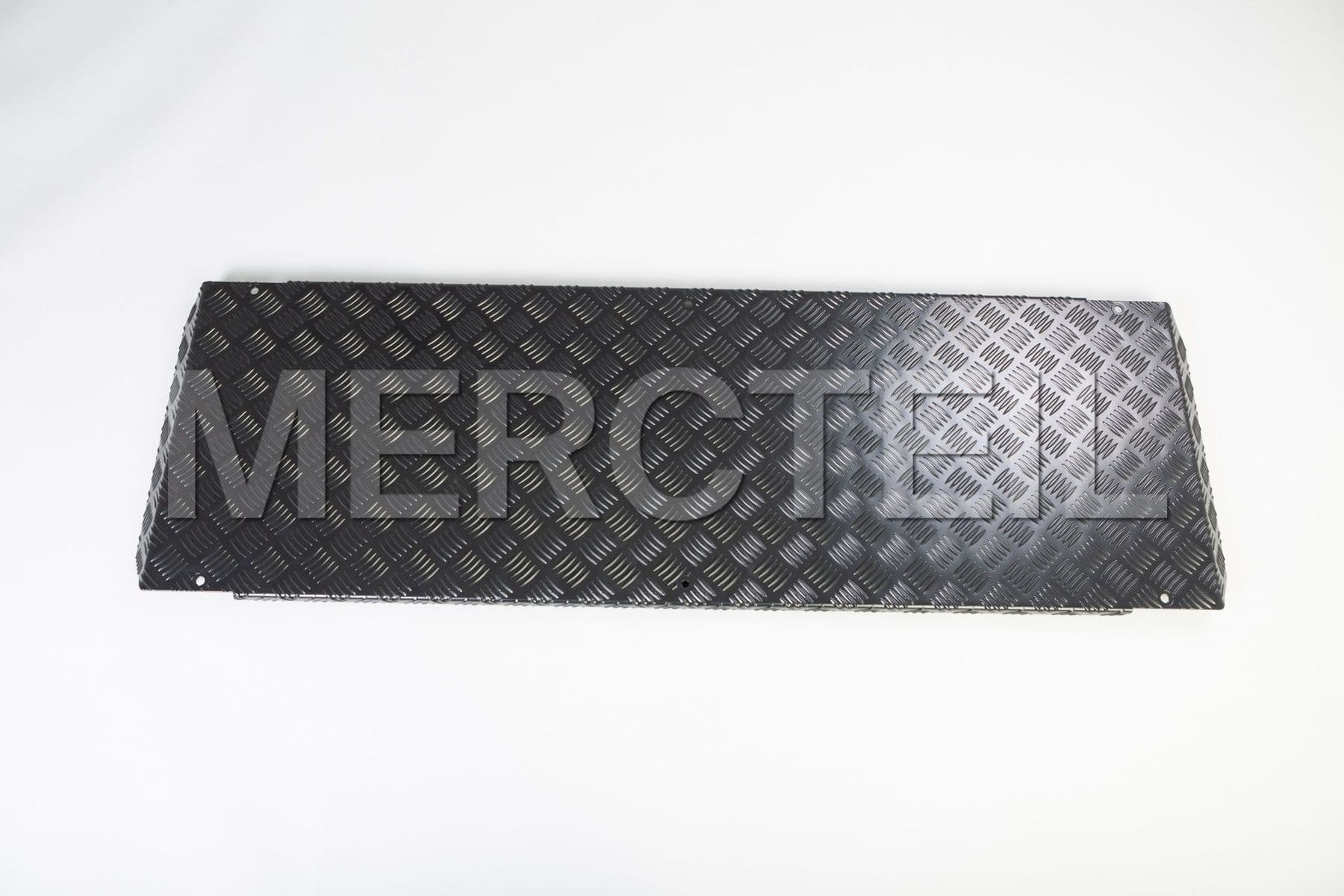 Buy the spare part Mercedes-Benz A4618850600 step plate