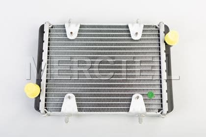 Buy the spare part Mercedes-Benz A4635010200 coolant radiator