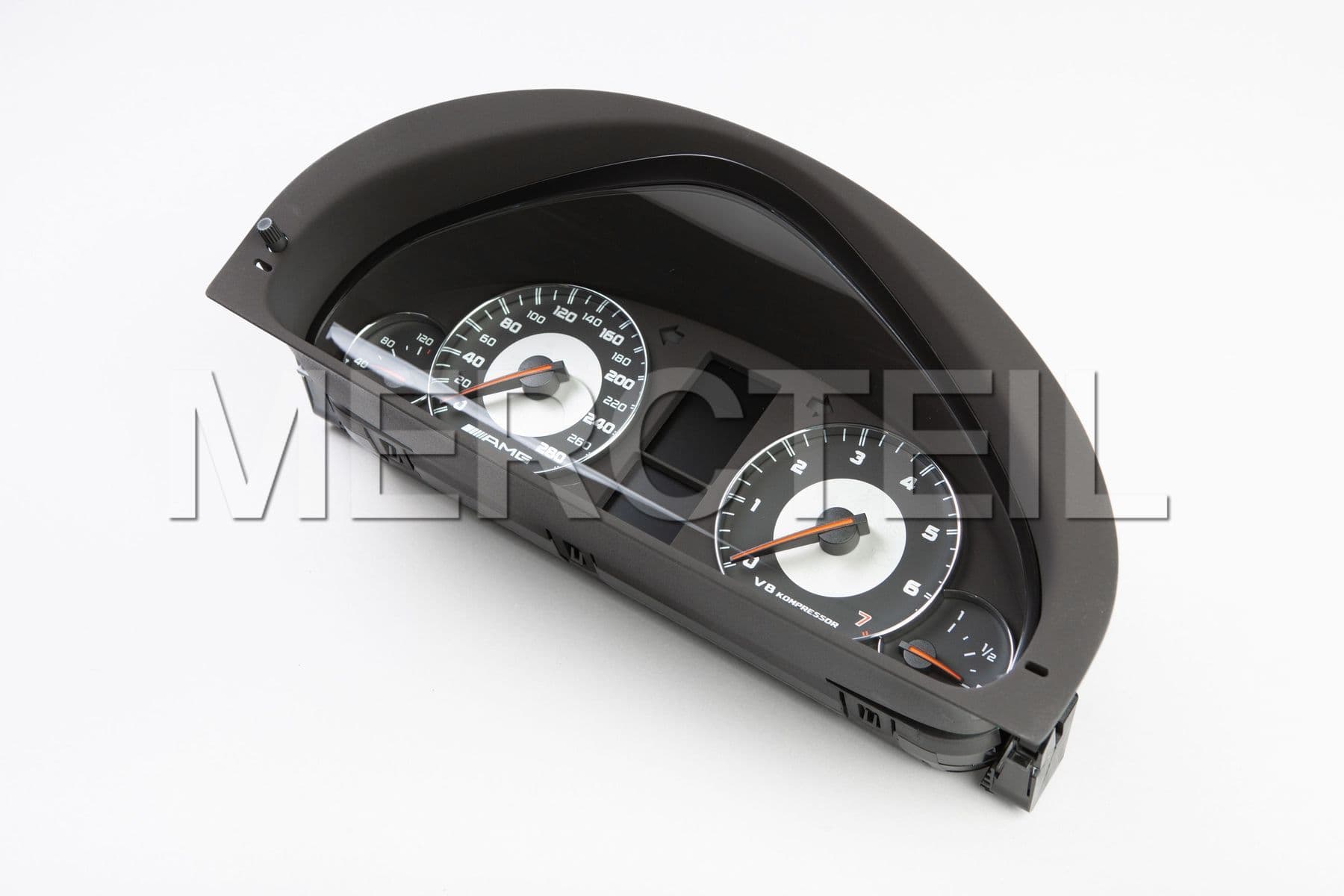 Buy the spare part Mercedes-Benz A4635406811 instrument cluster