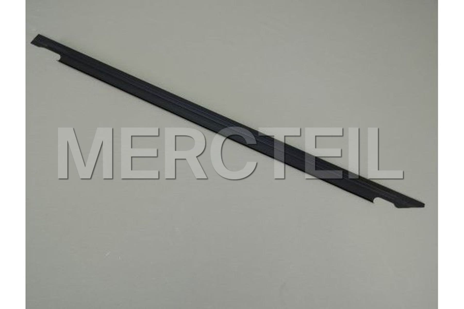 Buy the spare part Mercedes-Benz A46368615369051 entrance rail
