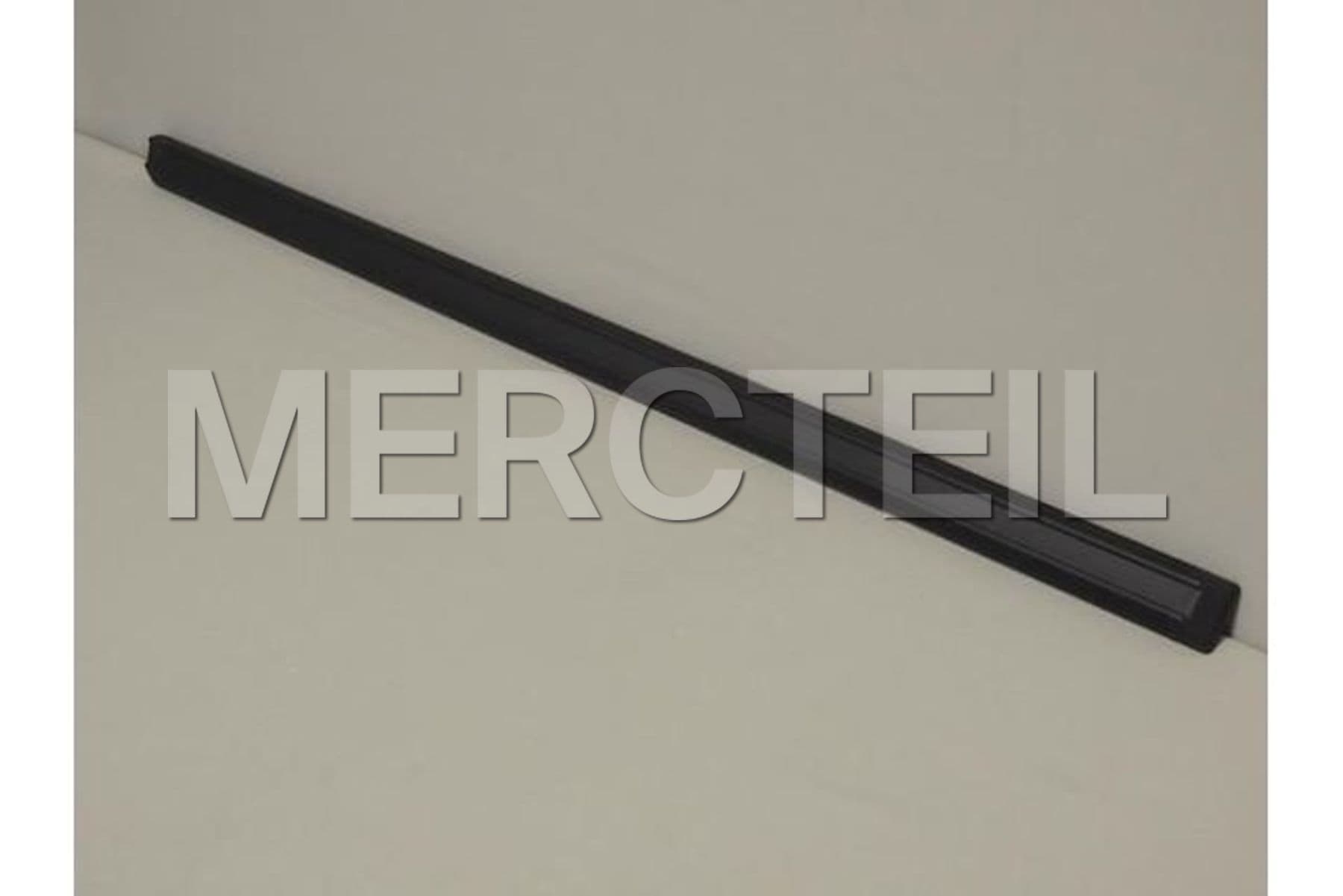 Buy the spare part Mercedes-Benz A4636900762 ledge