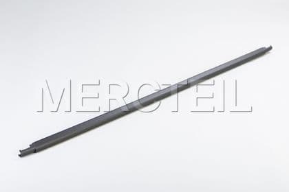 Buy the spare part Mercedes-Benz A46369824007C45 trim strip