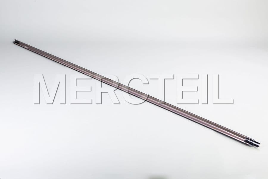 Buy the spare part Mercedes-Benz A46369825007C45 trim strip