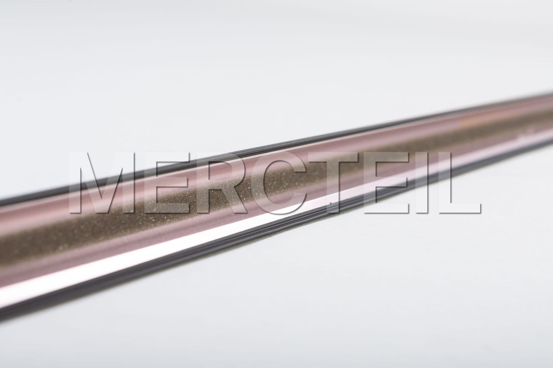 Buy the spare part Mercedes-Benz A46369826007C45 trim strip