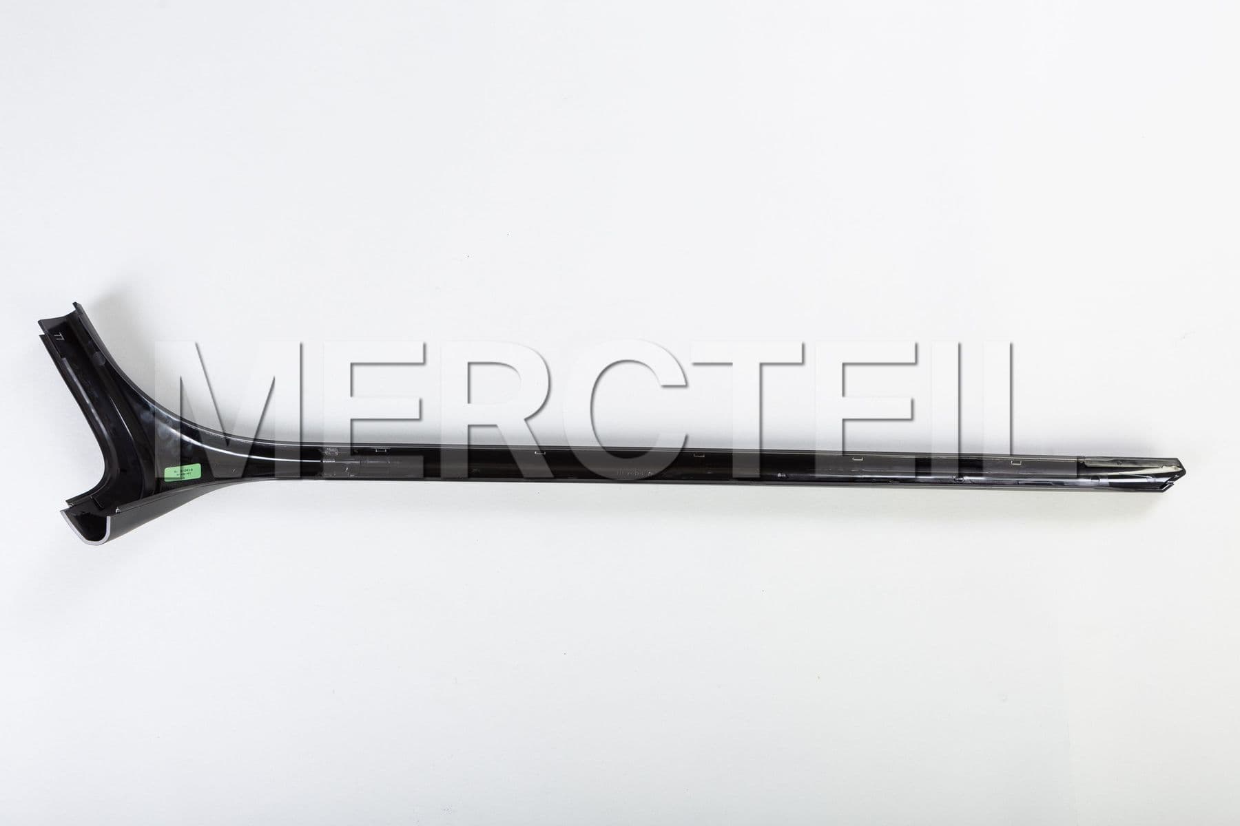 Buy the spare part Mercedes-Benz A46369828007C45 trim strip