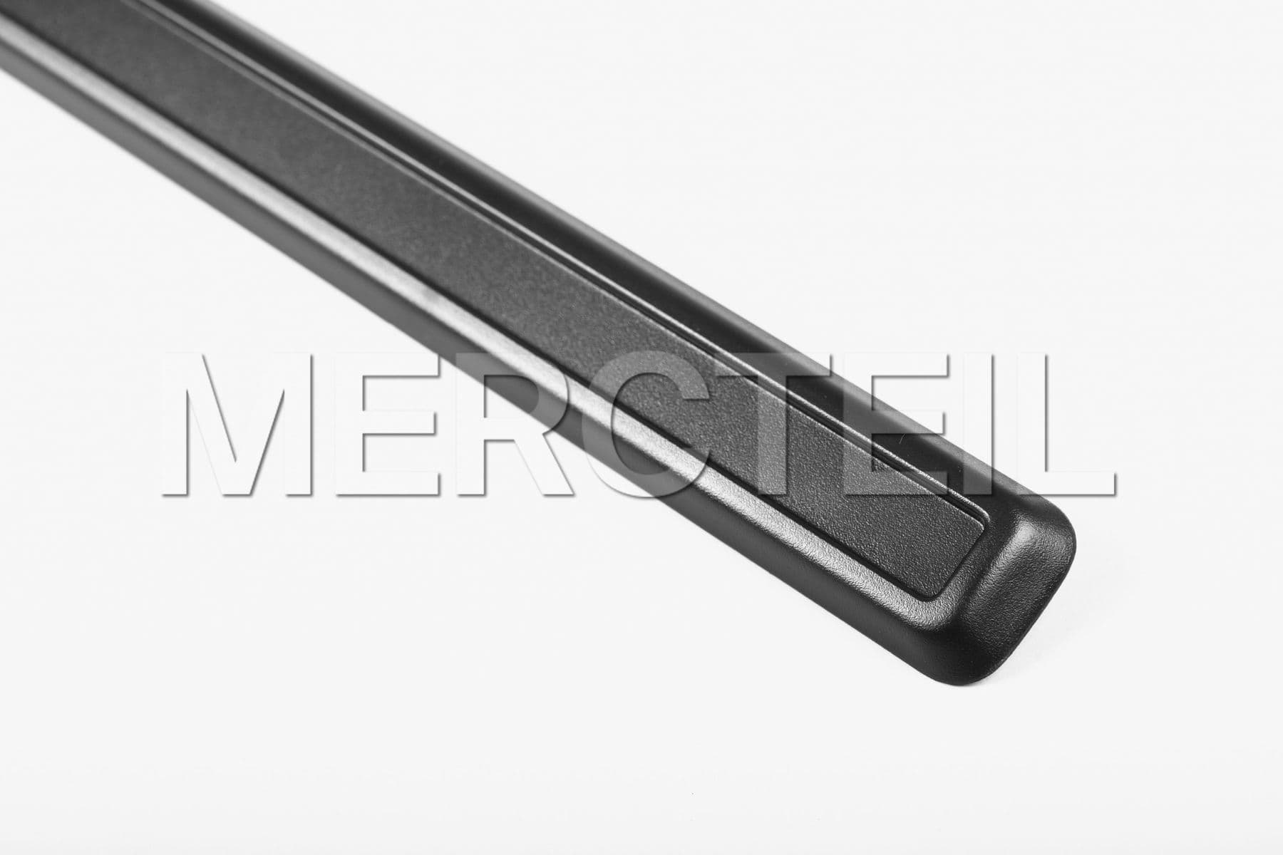 Buy the spare part Mercedes-Benz A46369835007C45 protective strip