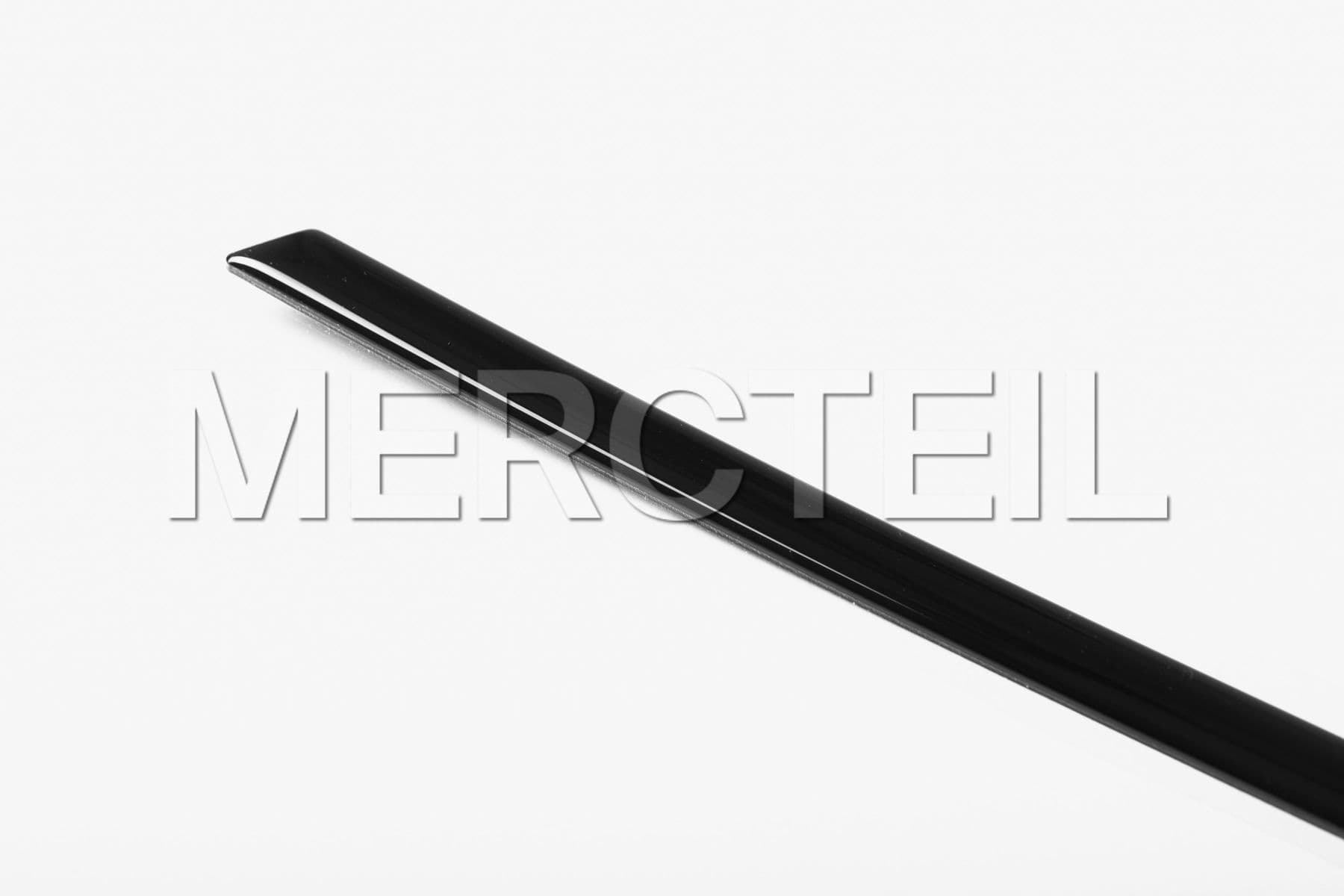 Buy the spare part Mercedes-Benz A4636986901 ornamental molding