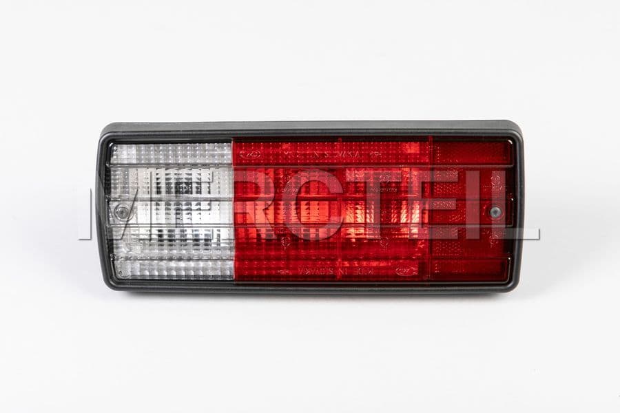 Buy the spare part Mercedes-Benz A4638201364 tail lamp