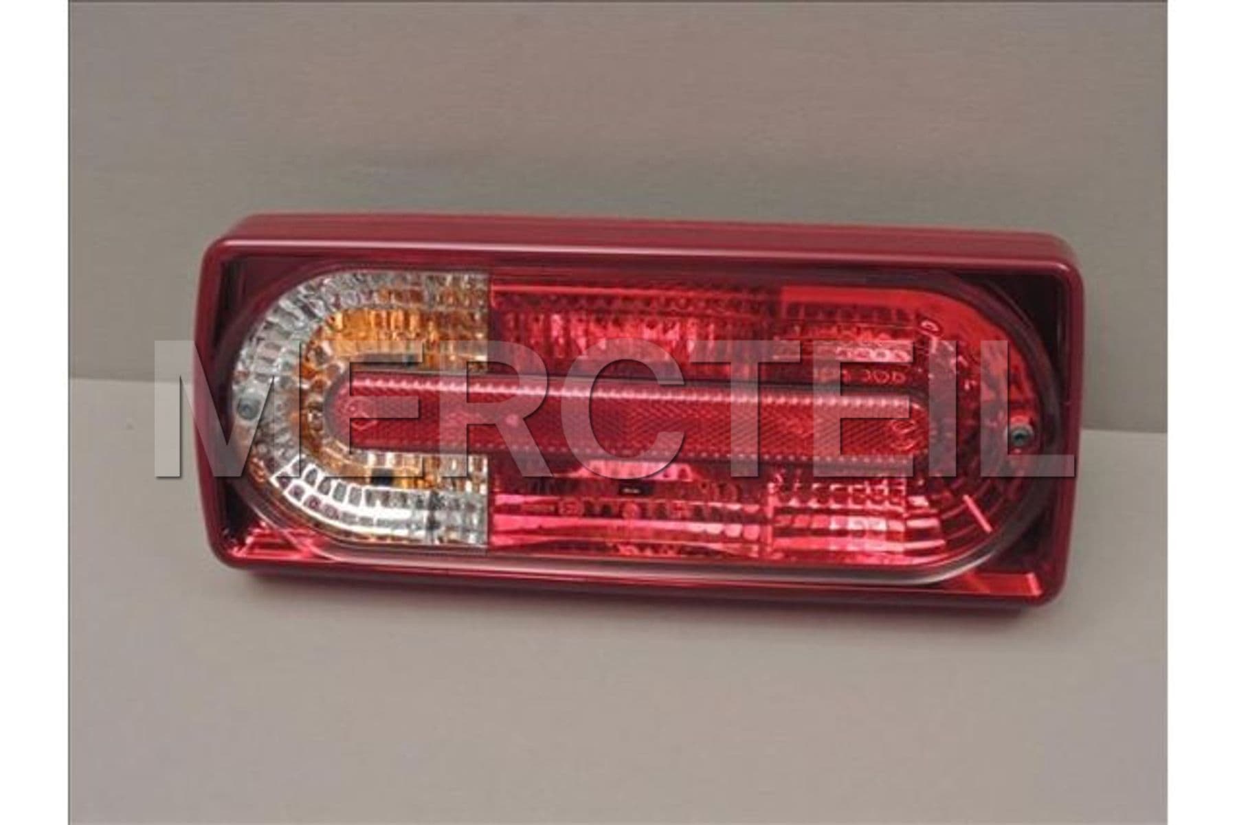 Buy the spare part Mercedes-Benz A4638201964 tail lamp
