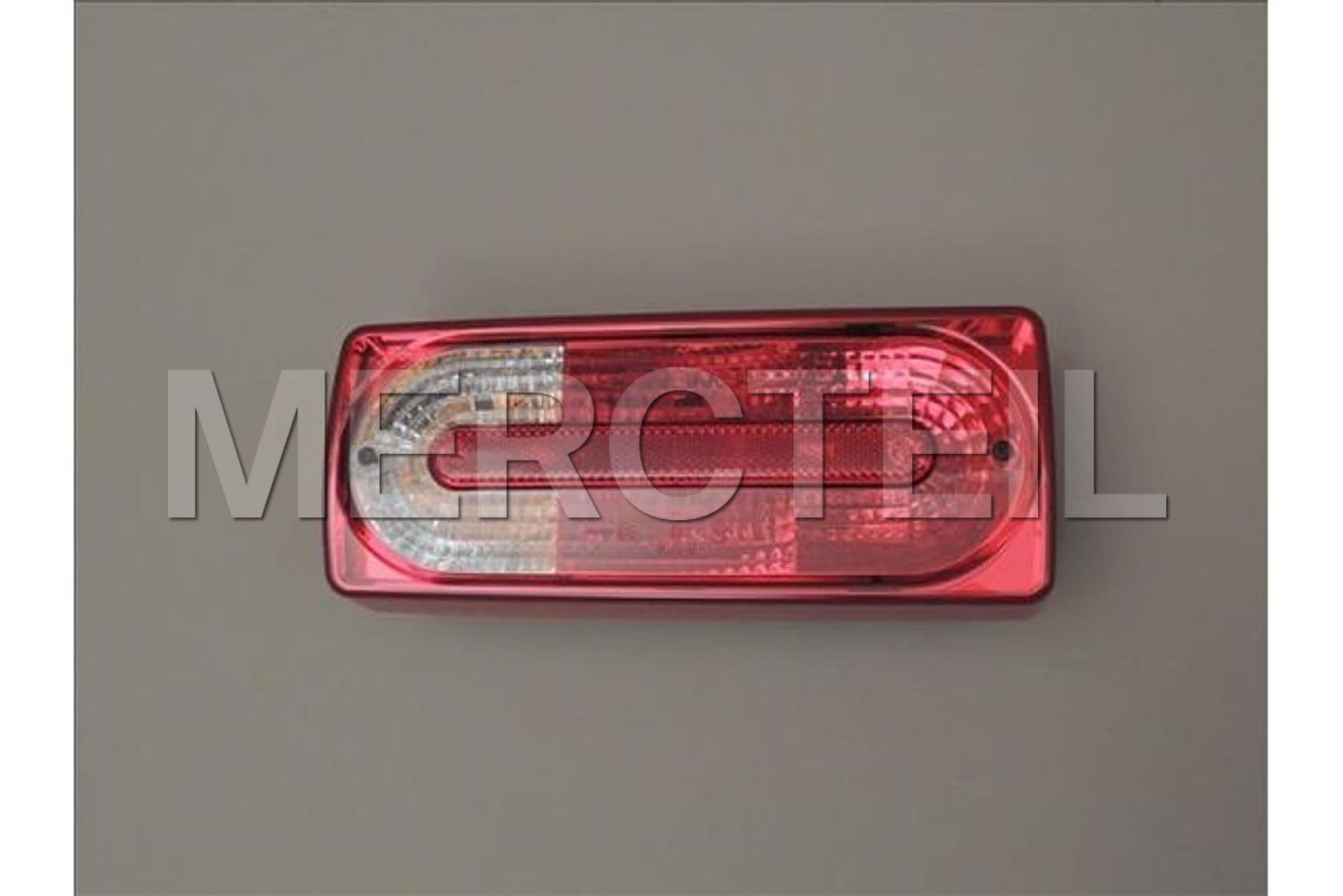 Buy the spare part Mercedes-Benz A4638201964 tail lamp