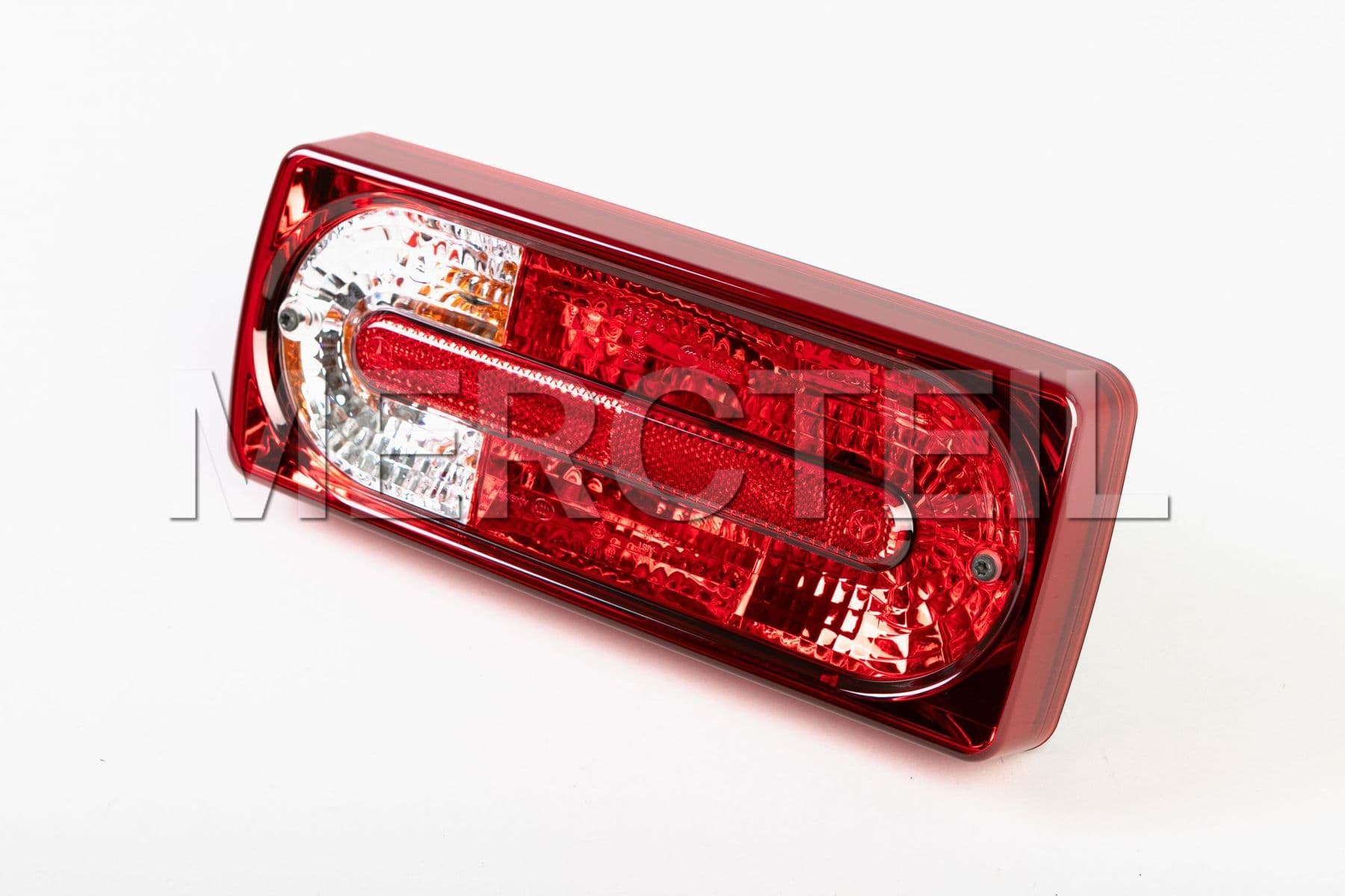 Buy the spare part Mercedes-Benz A4638201964 tail lamp
