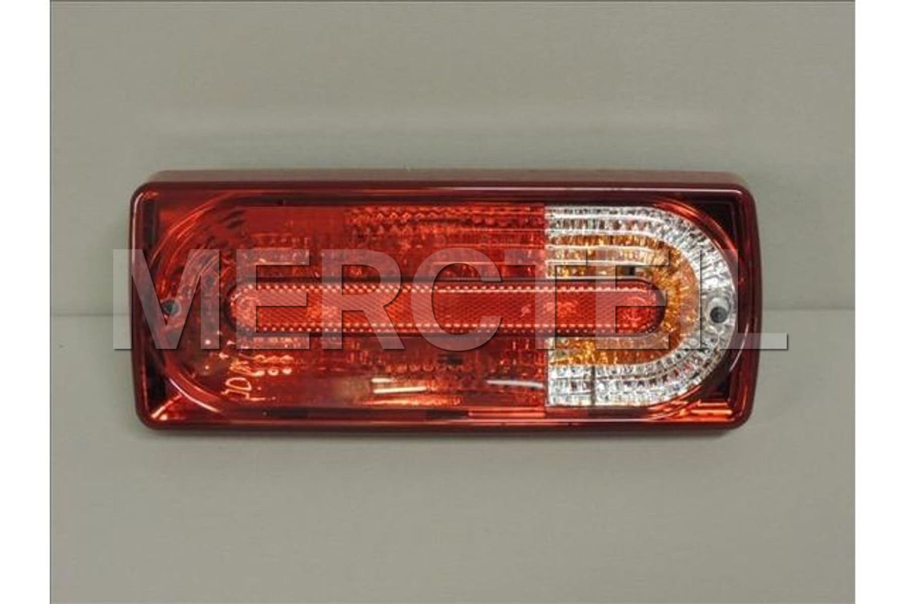Buy the spare part Mercedes-Benz A4638202064 tail lamp